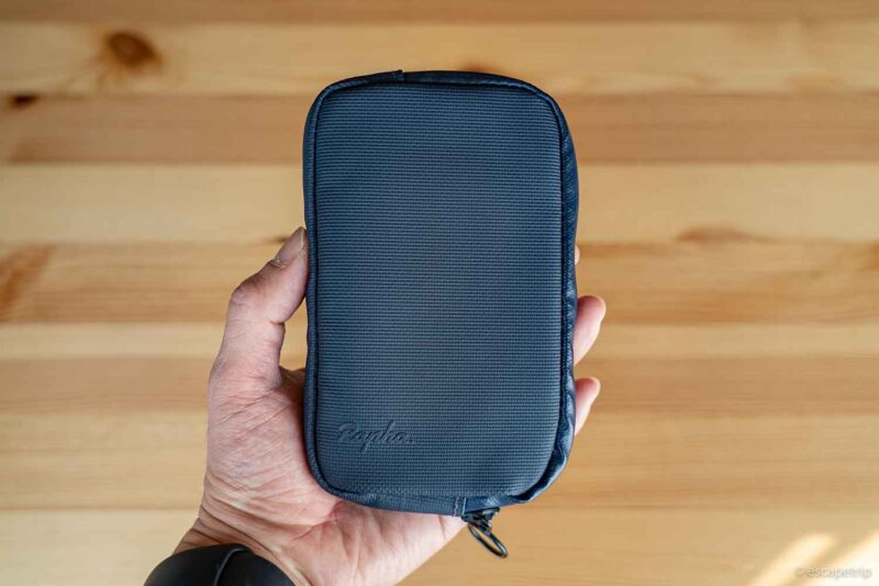 Raphaの財布「RAINPROOF ESSENTIALS CASE」レビューと、僕の財布の中身