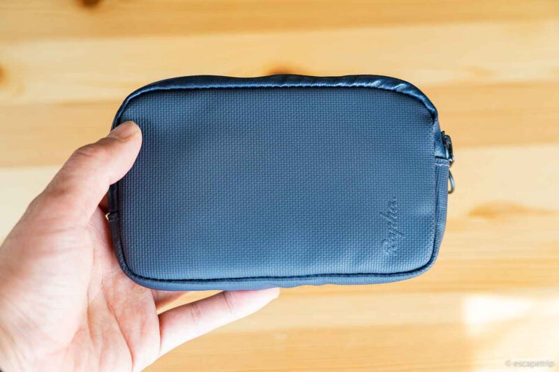 Raphaの財布「RAINPROOF ESSENTIALS CASE」レビューと、僕の財布の中身